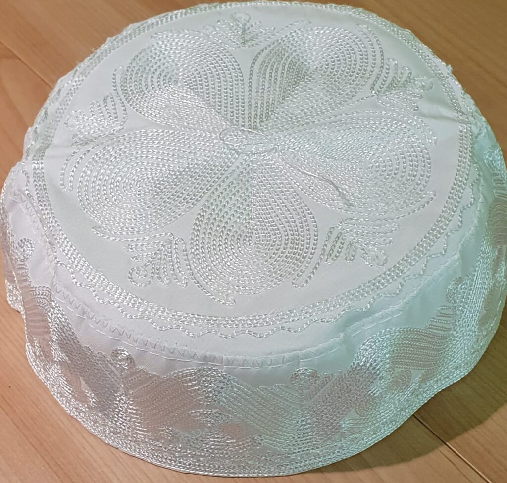 BLACK THOBE WITH SMALL COLLAR